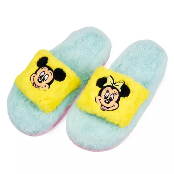 Disney | Other | Disney Mickey And Minnie Mouse Fuzzy Slippers For ...
